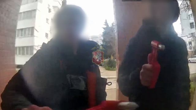 В Севастополе полицейские возбудили уголовное дело в отношении подозреваемого в вандализме подростка