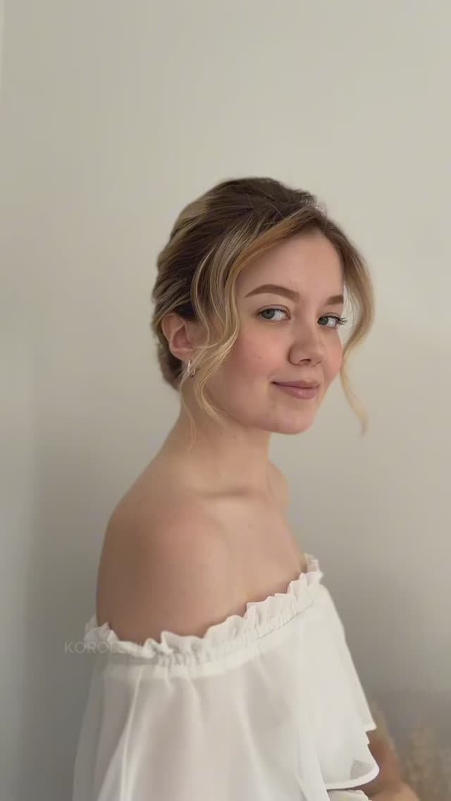 Пучок на коротких волосах #прическа #укладка #волосы #локоны