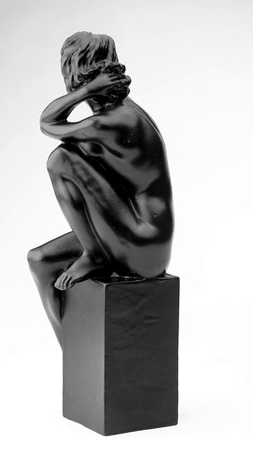 Статуэтка чугунная "Девушка". Артикул 200132. https://феникс.art