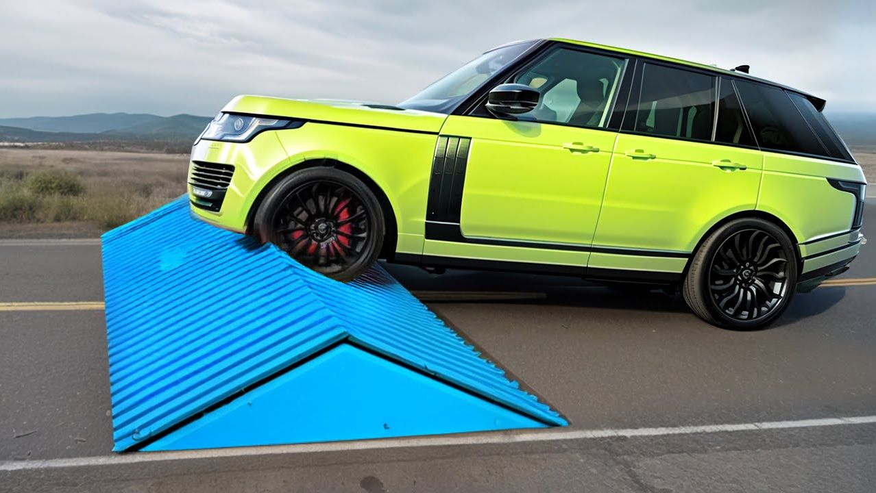 Машинки летают и прыгают! Развивающие мультики Машины помощники. Мультфильмы про машинки