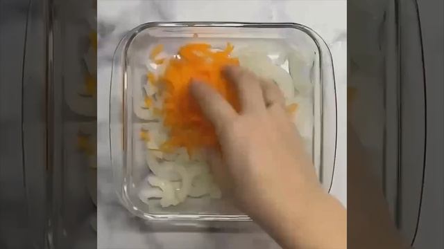 Зубатка, приготовленная с овощами 🥦, — это восхитительно вкусное 😋 и полезное блюдо 🍽️.