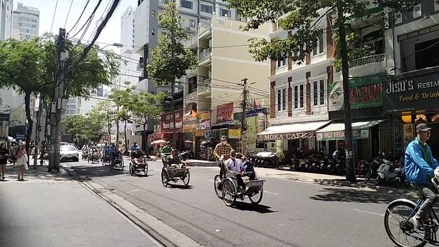 Велорикши в Нячанге. Экотранспорт во Вьетнаме.