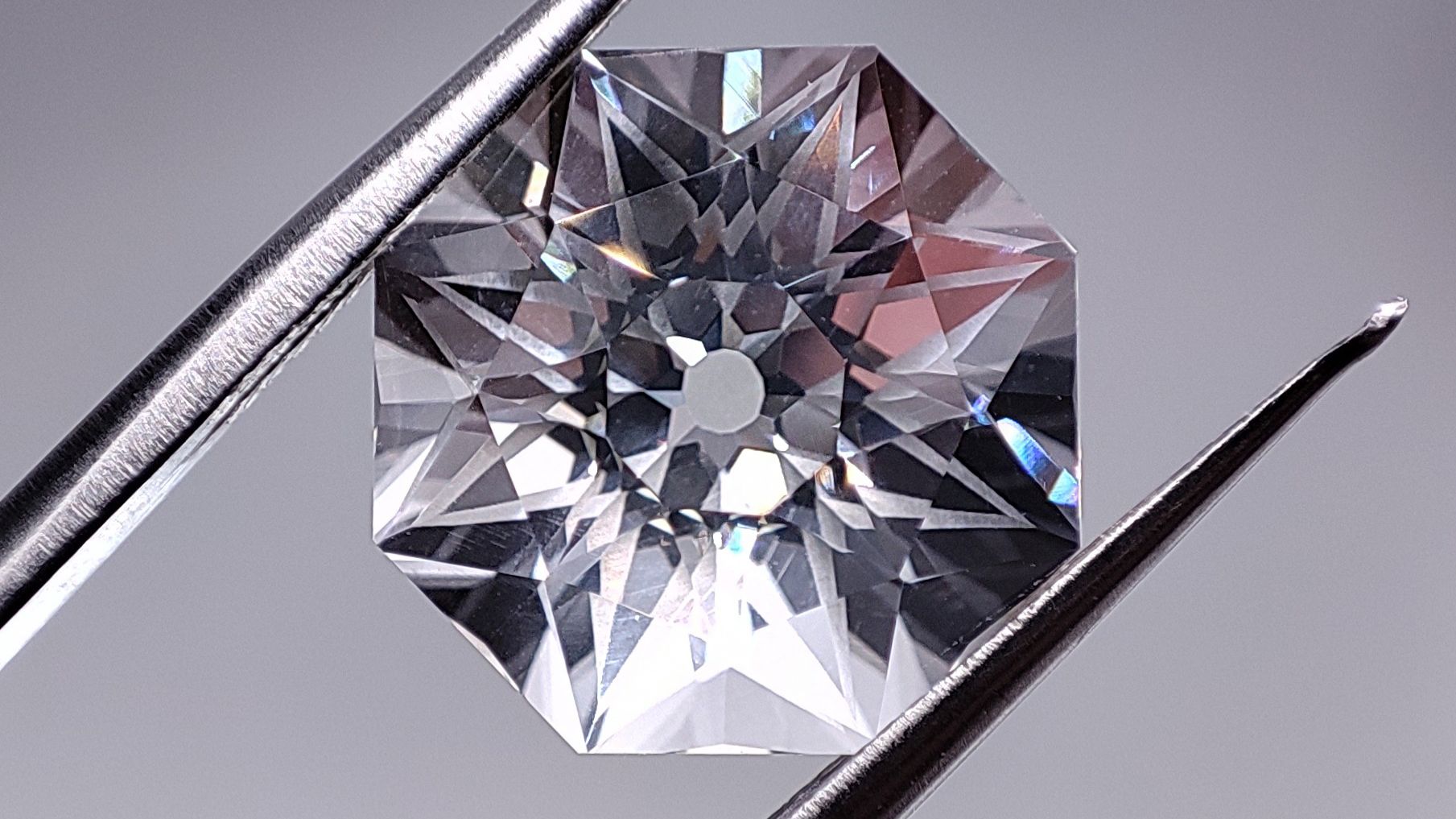 Горный Хрусталь октагон 10.68 ct. Бразилия + гемм. заключение