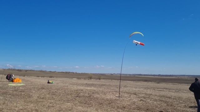 Тренировки в сильный ветер Параплан - полёт на точность посадки в мишень Парапланеризм ЗОЖ в небе