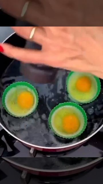 Приготовление яиц пашот 🥚🍳 — это удивительно простой и вкусный процесс. 😋