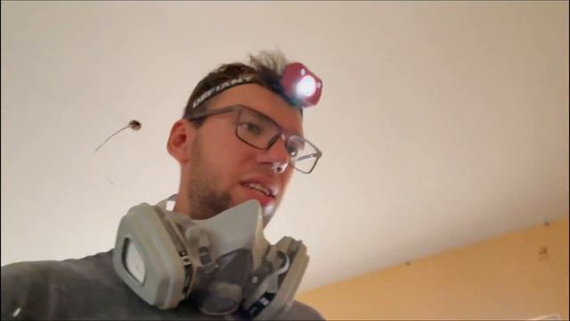 Флиппинг дома с нуля в США- залез на крышу, провёл электрику и финал первой недели _ День 8