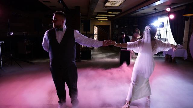 Первый свадебный танец молодожёнов