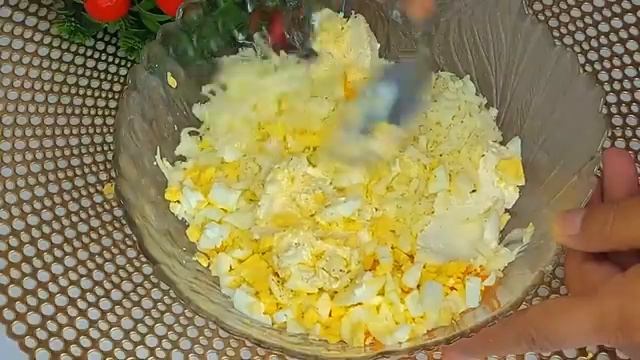 Фантастический салат из моркови. Покоряет простотой и вкусом. Всего пару минут и готово!