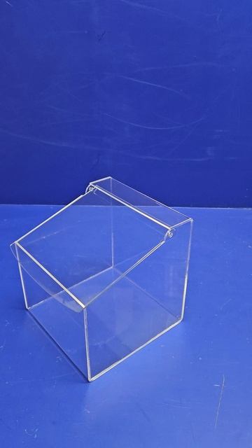 Бокс из оргстекла для магазина. Торговое оборудование от производителя