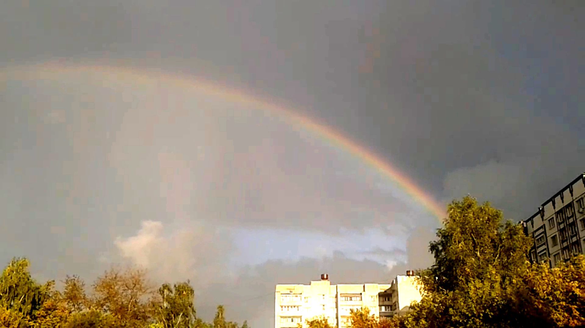 Кучево-дождевое облако и радуга над Вязниками 29.08.2015