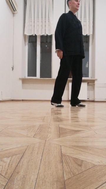 МЕДЛЕННЫЙ ВАЛЬС (М. В.) ПЕРЕМЕНА С ПРАВОЙ НОГИ (П. П. Н.) 1 ЧАСТЬ. СПОРТИВНЫЕ БАЛЬНЫЕ ТАНЦЫ Обучение