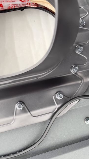 Установка проходного элемента вентканала Мерес на кровлю из профнастила C-20R