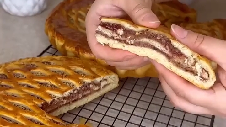 Пироги с джемом и орехами...🥧🍑☕😋