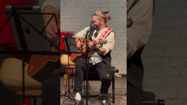 Я гостей не зову и не жду, В.Ходасевич