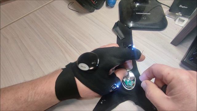 Перчатки с фонариком GLOVELAMP