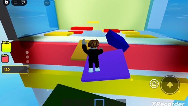 Играю в игру в красную стену 1 часть этого ролика...