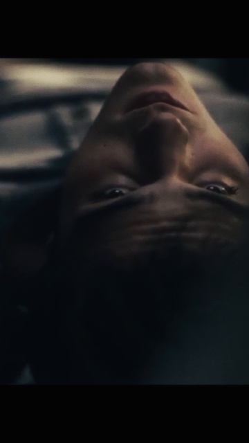 В кино нет телефонов, ведь в них сидят только скучные люди