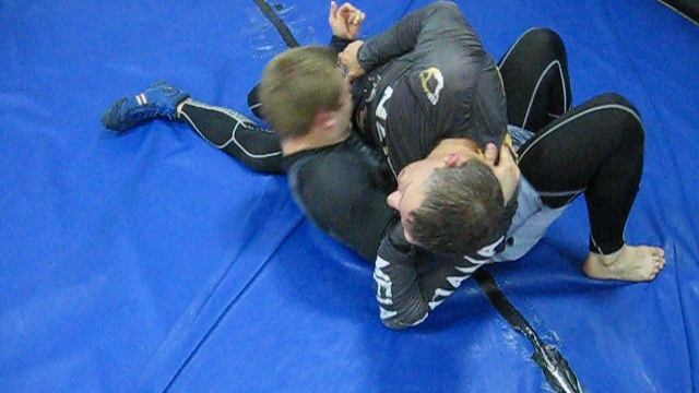 2017 год. Локти в оздоровительной борьбе. Отработка ударов локтями в партере.