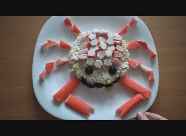 Крабовый салат в оригинальной подаче!