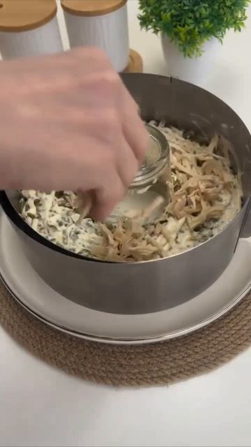 🥗 Салат с жареными грибами.
😋 Это было очень вкусно!