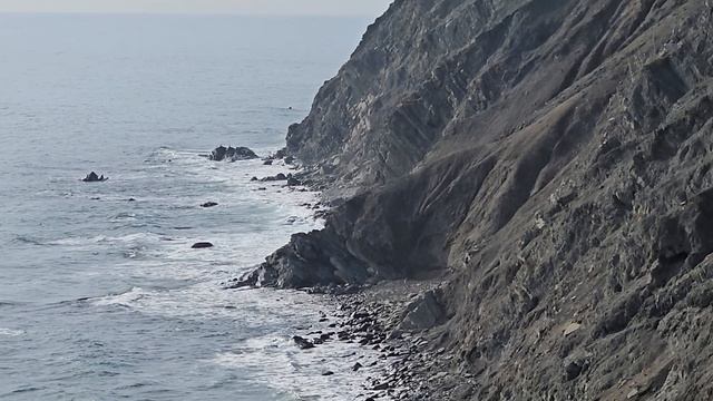 Гора "Папая-Кая" (Отшельничья скала, Крым), вид вдоль тропы на "Язык тролля" - 4