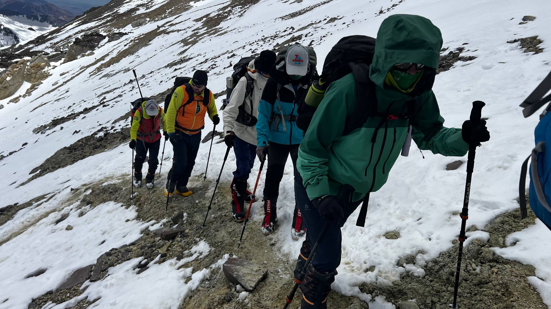 Группа Клуба 7 Вершин «Мальбеки» поднялась штурмовой лагерь Берлин на склонах Аконкагуа