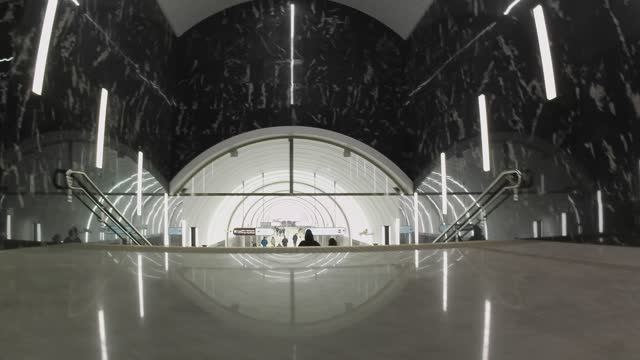 Юго-Западная  Путиловская станции метро