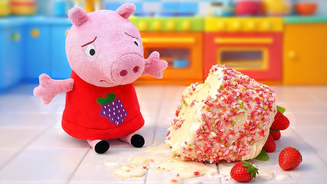 Свинка Пеппа печёт торт для мамы 🎂