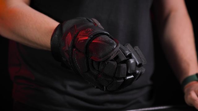 CCM Jetspeed FT8 PRO — топовые хоккейные перчатки 2025 год