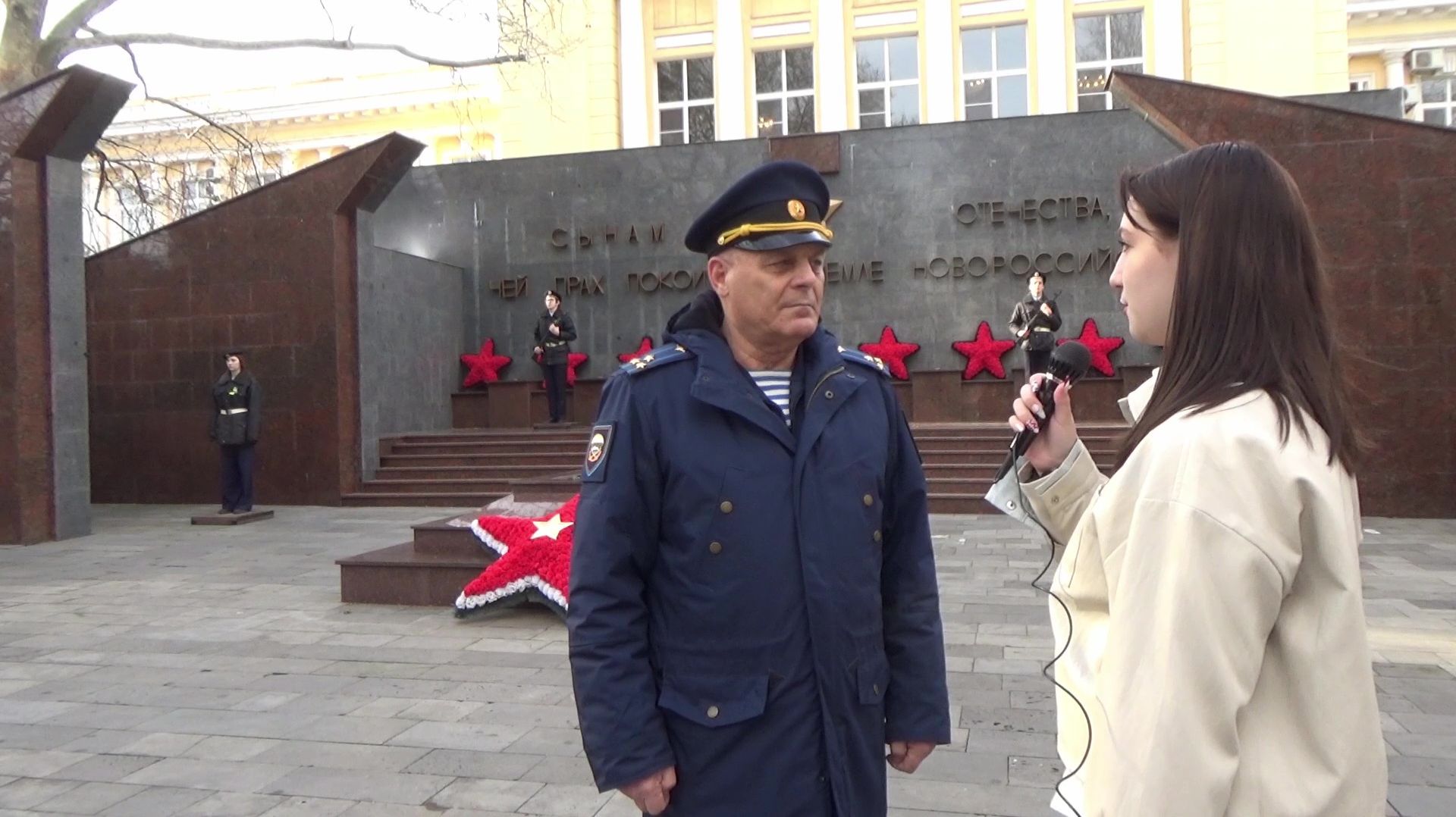 82 ГОДОВЩИНА ОСВОБОЖДЕНИЯ ЛЕНИНГРАДА ОТ БЛОКАДЫ. МИТИНГ В НОВОРОССИЙСКЕ НА ПЛОЩАДИ ГЕРОЕВ