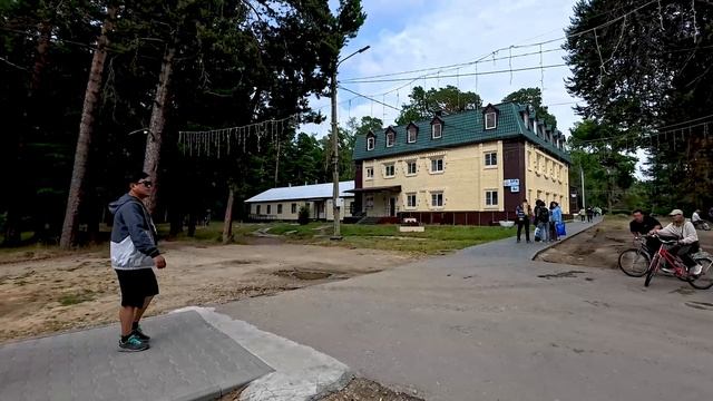 Курорт Горячинск. Июль. 2025. Территория.
