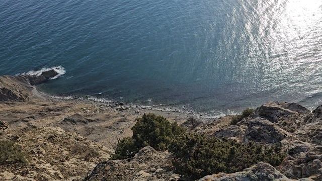 Гора "Папая-Кая" (Отшельничья скала, Крым), вид вдоль тропы на "Язык тролля" - 8