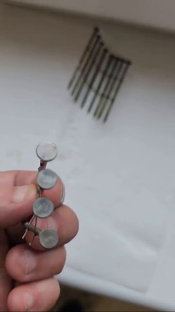 Тест гвоздей и сетки на коррозию.