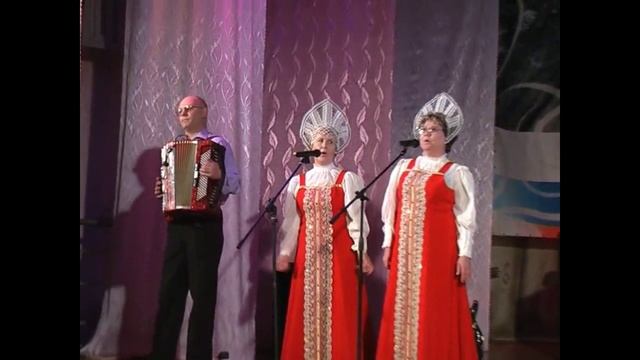 НА  ТРОПИНКЕ. исп.  .Вок . гр.  СЕВЕРЯНОЧКИ. пост. М. Шатского. Урдомская  студия ГазМажор. 2009 г.