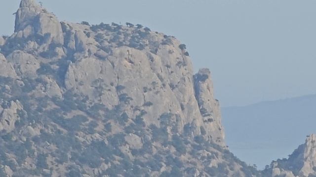 Вид на Караул-Оба (Крым) сзади со стороны пляжа в Весёлом и с горы "Папая-Кая" - 8