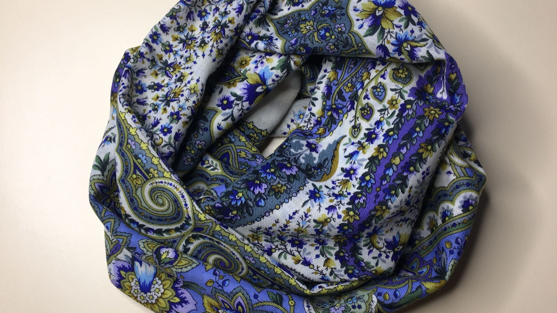 Снуд шерстяной "Изюминка" павловопосадский