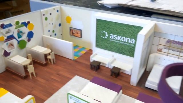 Макет салона продаж компании  ASKONA в масштабе 1:50