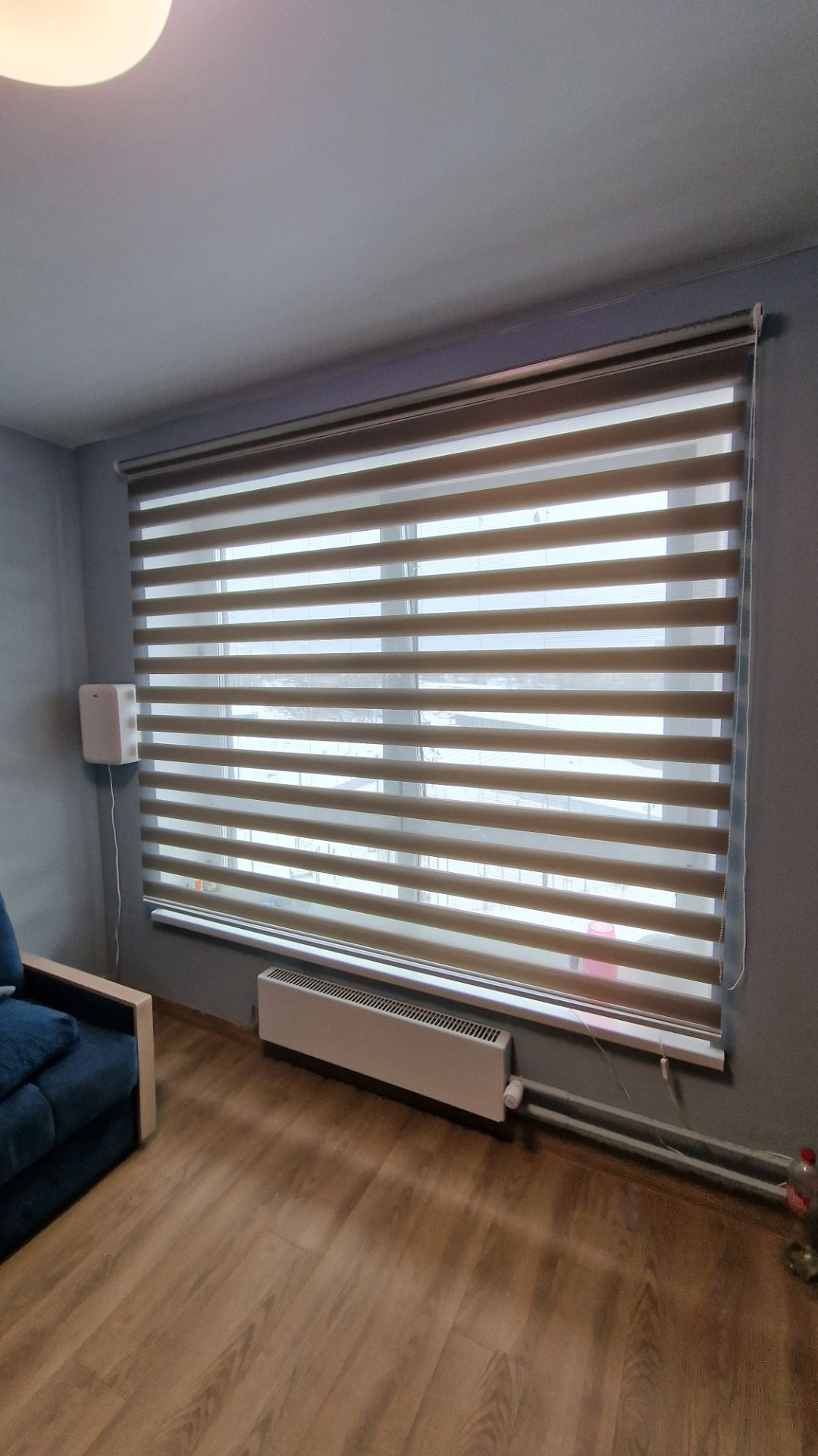 Ткань Делия 138. Свободновисящая рулонная штора Зебра (День-Ночь)