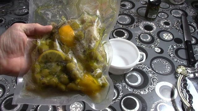 Январь 2026 г. Морской окунь в СУВИДЕ с оливками. Гарнир и салат