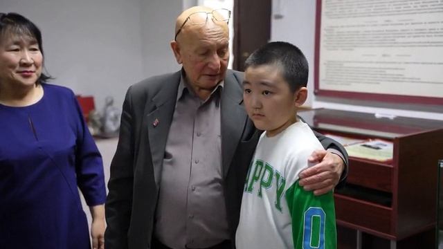 Семья полицейских из Якутии в рамках акции «Елка желаний» исполнила мечту 9-летнего Саяна