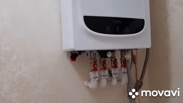 Один гарнитур готов. Порядок под навесом. Немножко _труханули_. Все дороги ведут в центр.