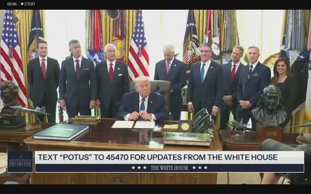 Президент Трамп подписывает указы, 30 января 2026 года