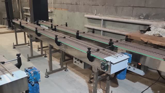 Транспортёр пластинчатый прямой 3 метра ( 3000 мм ), цепь 304,8 мм