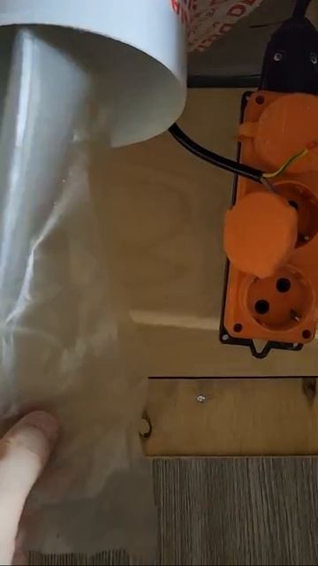 Вытяжка для дома с мотором на крыше.