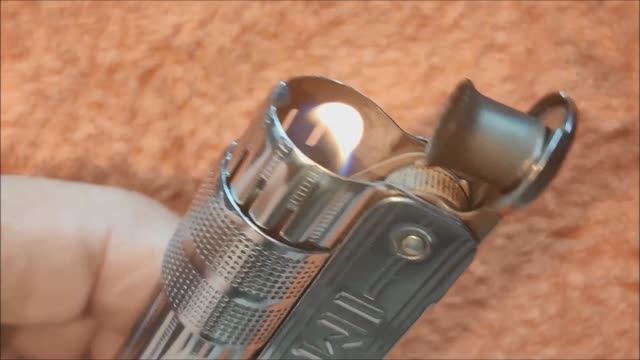 Сувенирная бензиновая зажигалка IMCO.