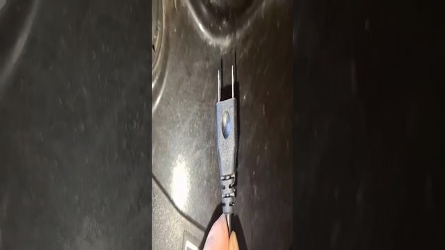 Замена лампы ближнего/дальнего света на Renault Duster 1.6,  2012 г.в.