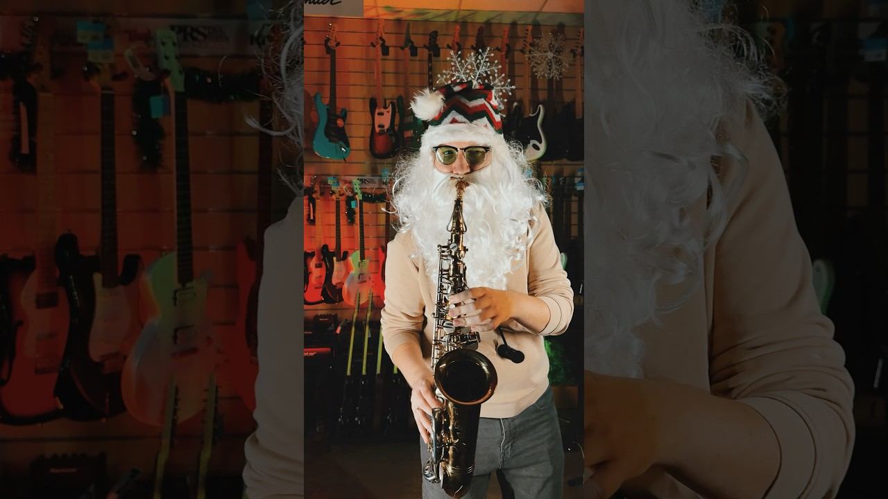 #betsy - #подновыйгод #саксофон