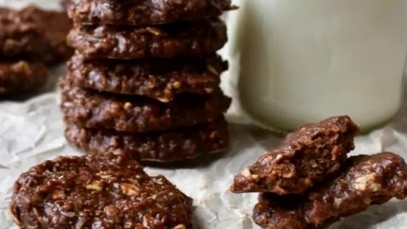 Печенье шоколадно овсяное с корицей.