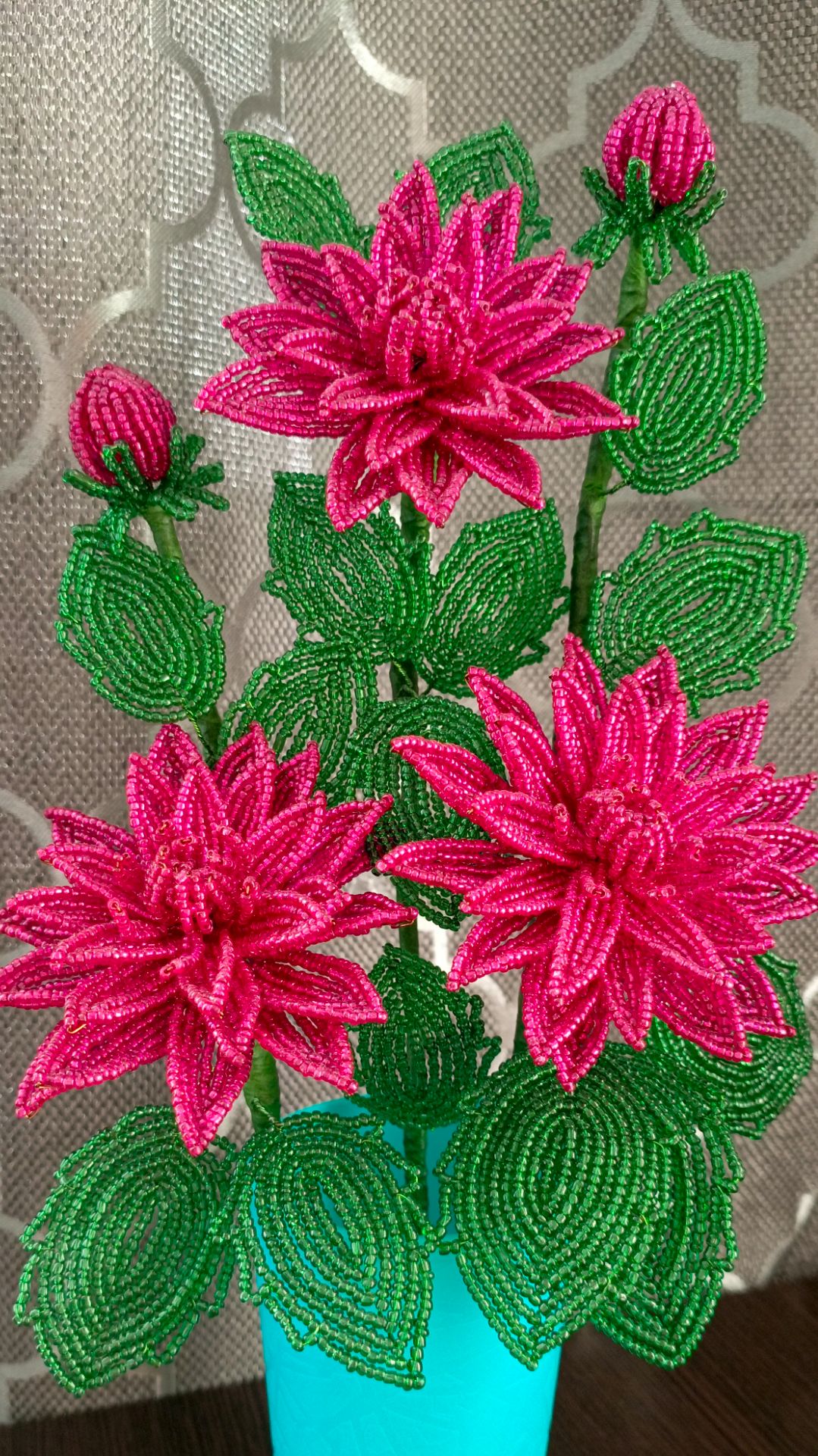 Пока сад спит.Делаю цветы из бисера