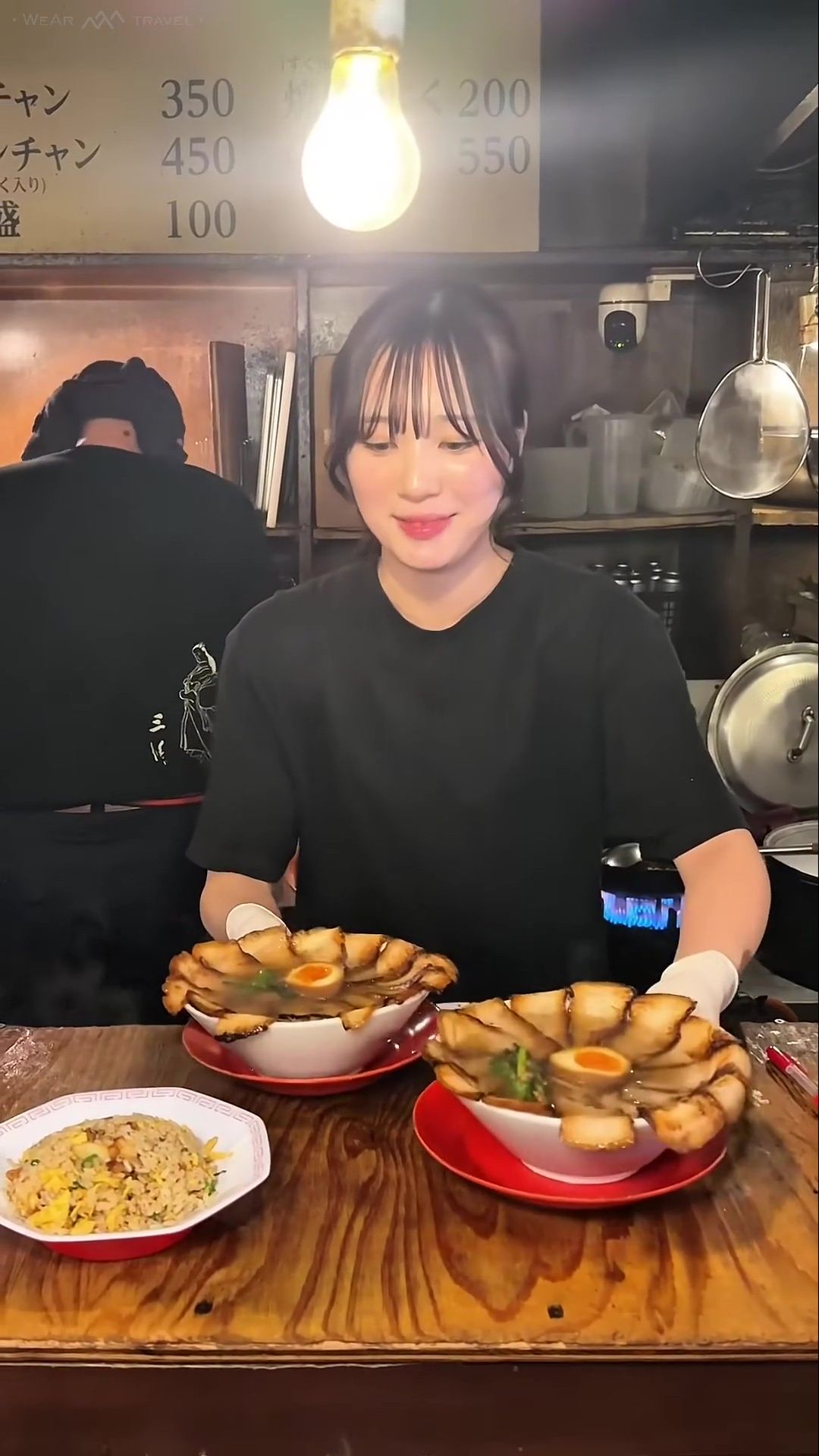 Прекрасный мастер готовит рамен Чашу 🍜